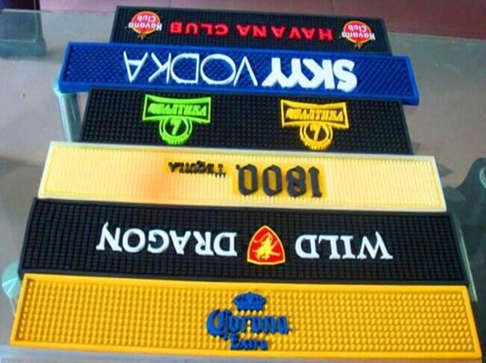 Heat Transfer Custom Rubber Bar Mats / Runner For Beer Waterproof SGS Approval supplier