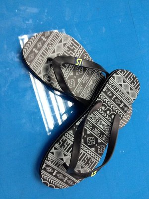 Customized Rubber Flip Flop Shoes supplier