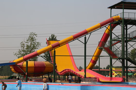Outdoor Water Fun Equipment , Aqua Park Projects Attractive Play Game