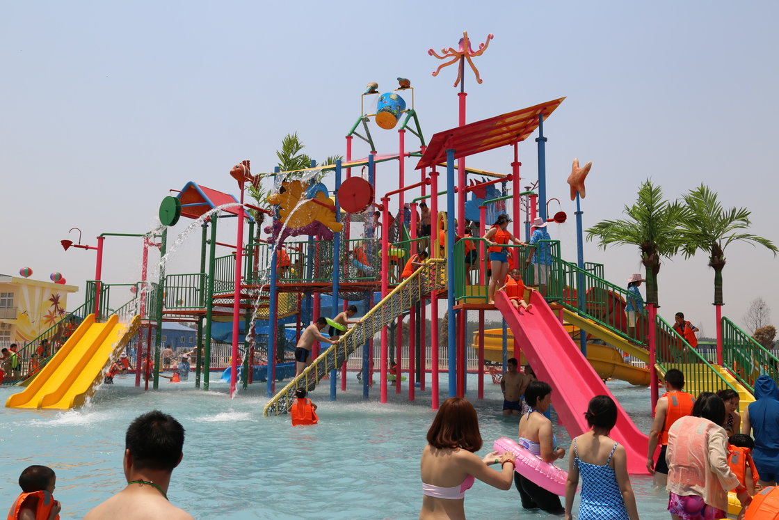 Outdoor Water Fun Equipment , Aqua Park Projects Attractive Play Game