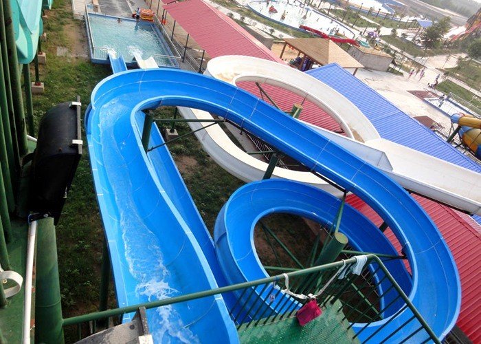 Indoor / Outdoor Spiral Water Slide Slidewaters Water Park in Blue , Green , White