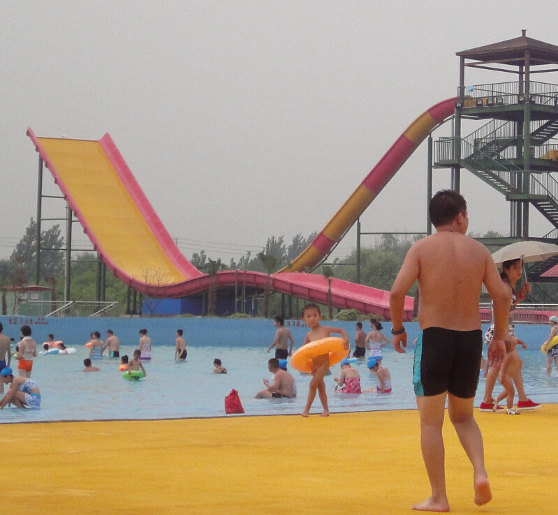 Spray Up Water Attraction Amusement Park Equipment With 2 Person Raft