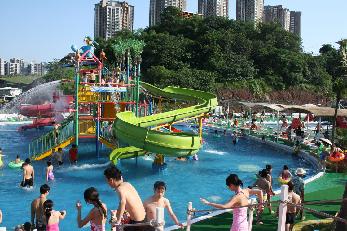 Theme Style Fiberglass Children Play Equipment With 5 Slides