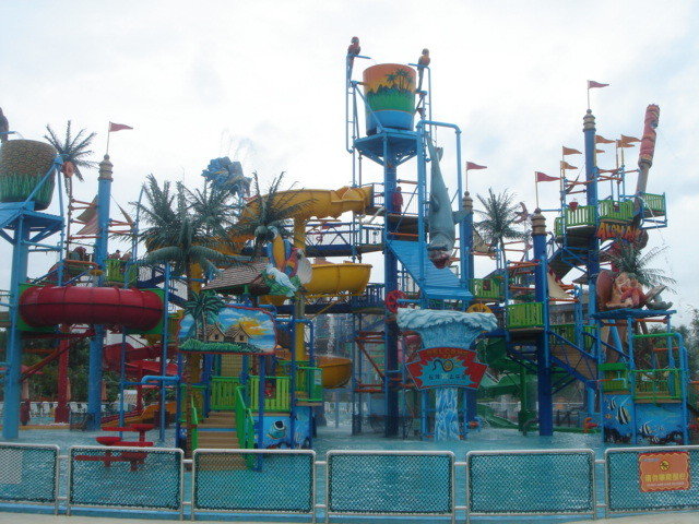 Large Aqua Playground Water Play Equipment With Spiral Slide / Tipping Bucket