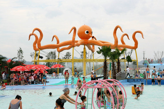 3m Yellow Kids And Adults Cartoon Water Pool Toys Octopus Spray  Water Playground