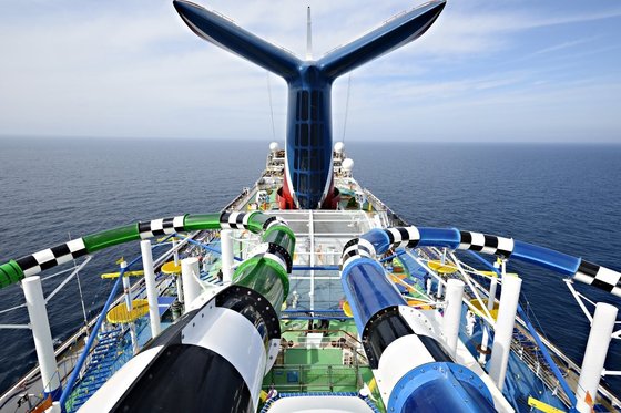 Fiberglass Closed Spiral Water Slide For Adult 6 - 8mm Thickness One Year Warranty