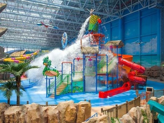Spray Small Green Water Playground Equipment Red / Blue Slide Water Playground