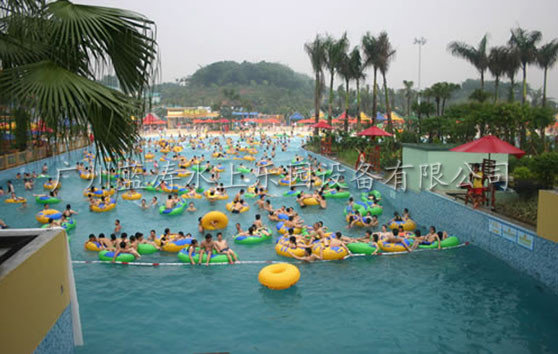 Outdoor Lazy River Pools 