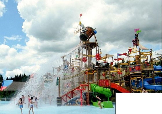 Skull Style Water Playground Equipments With fiberglass water slide and water play