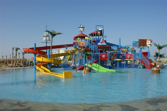 Pirate Style Water Playground Equipments With fiberglass water slide and water toys
