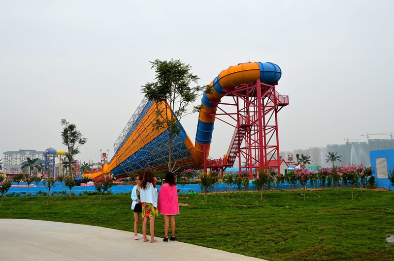 Red , Yellow , Blue Crazy Sea Water World Biggest Amusement Park Project