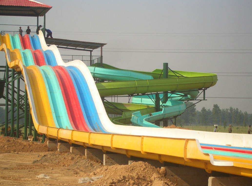 Rainbow 4 Lines Outdoor Racer Water Slide , Water Park Equipment
