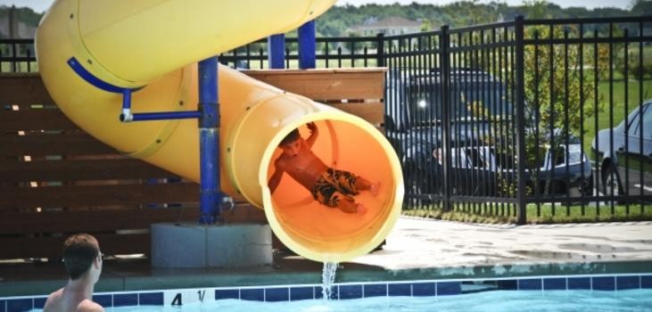Adult Swimming Pool Water Slide Yellow Closed Fiber Glass Water Slide For Aquasplash