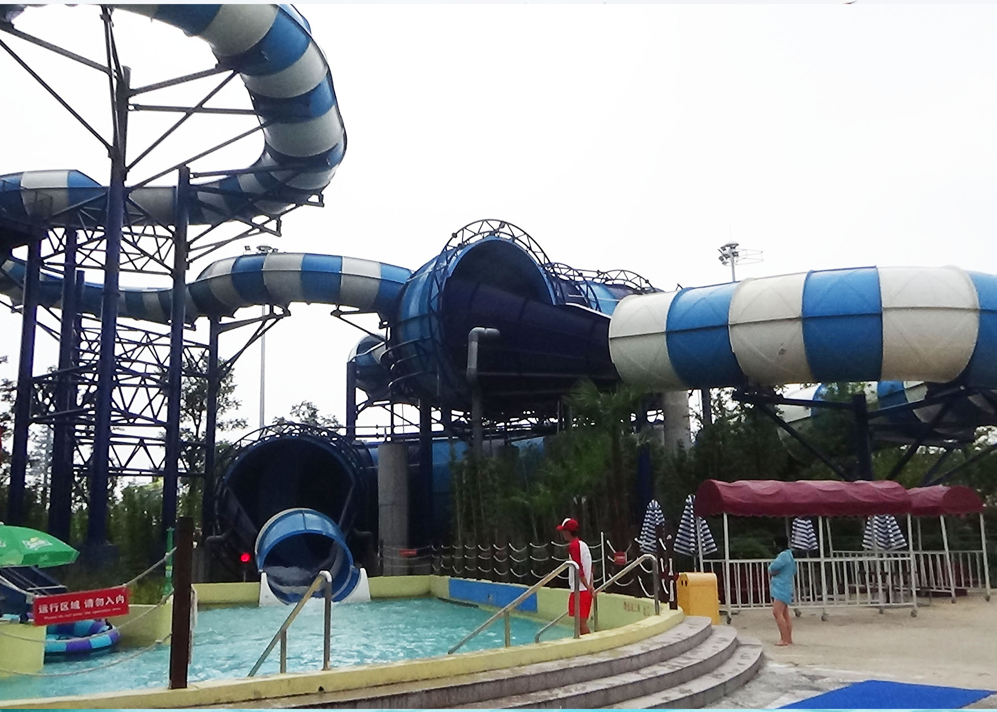 Extreme Outdoor Big Raft Fiberglass Adult Water Slide For Water Park