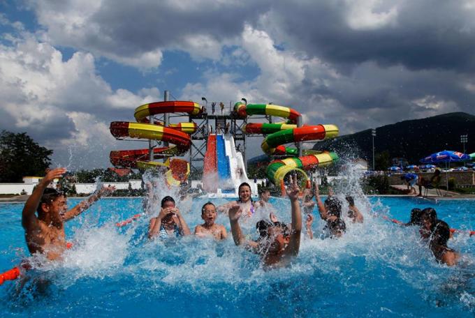 Rainbow Huge Water Slide Kids Water Slide Fiberglass Slide ISO9001