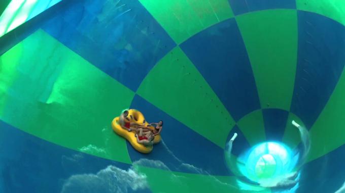 Green Adult Tornado Huge Water Slide Fiberglass Water Slide Outdoor