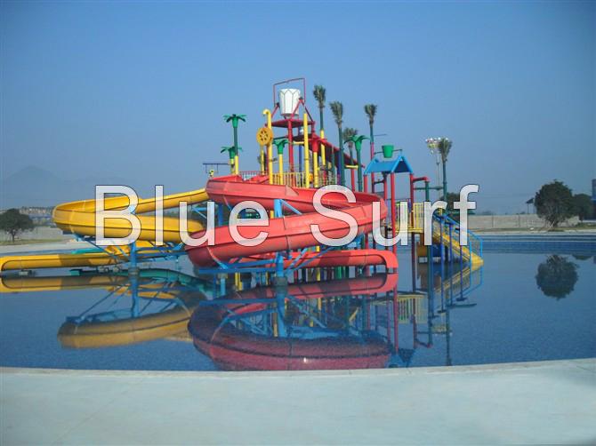 Safe Red / Yellow Fiberglass Water Slide Water Park Playground Equipment