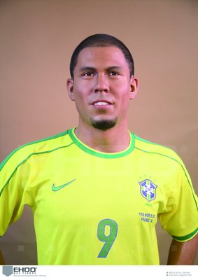 Celebrity Wax Bespoke Realistic Lifesize Player Wax Statue For Ronaldo Nazario