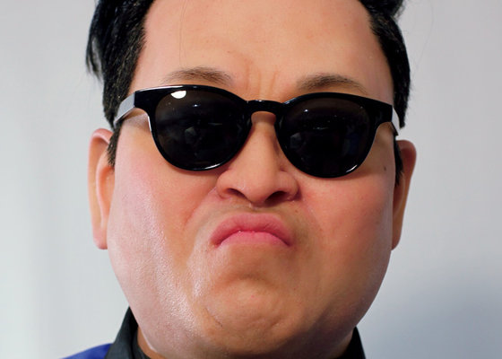 Customized Life Size Wax Figures of Korea Famous Star PSY Male Resin Modern Statues
