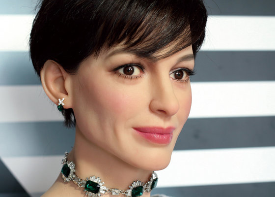 Esculturas realistas de tamaño natural hechas a mano de la cera del arreglo para requisitos particulares de Anne Hathaway
