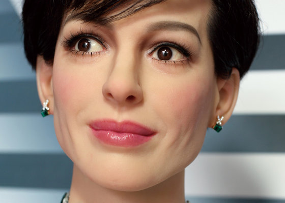 Esculturas realistas de tamaño natural hechas a mano de la cera del arreglo para requisitos particulares de Anne Hathaway