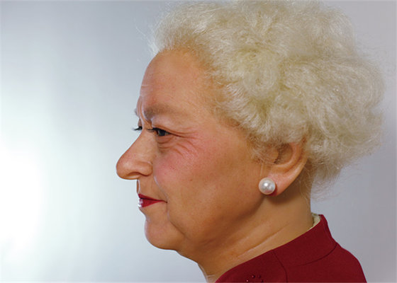 Realistic Wax Figures Of Queen Britain  , custom wax figure Life Size