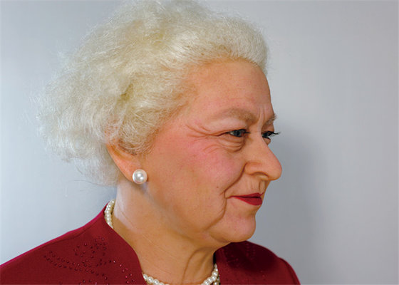Realistic Wax Figures Of Queen Britain  , custom wax figure Life Size