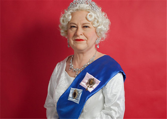 England Realistic Wax Figures Of Elizabeth II , Custom Made Wax Figurines