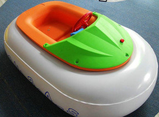 bumper boats for sale, new design amusement water electric bumper boat supplier