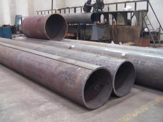 508mm 609.6mm Steel Pipe Welded Steel Pipe Varnish Painted For Fluid Transportation