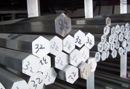 Hot or cold roll 300 Series Stainless Steel Hexagon Bar sand blasting , peeled , polishing