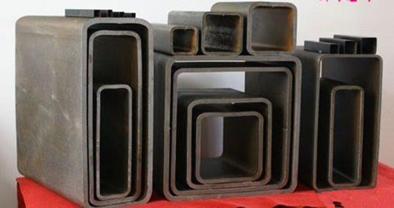 Black Oiled Painting Galvanized Steel Pipe Electric Resistance / Mid Carbon Pipes
