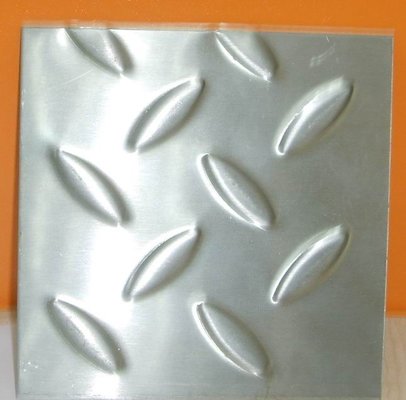 Custom Stainless Steel Checker Steel Plate Perforated Metal for Deck Board