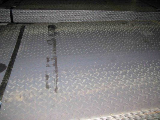 Q195, SS490, ST12 Hot Rolled Steel Coils / Checkered Steel Plate, 1200mm - 1800mm Width