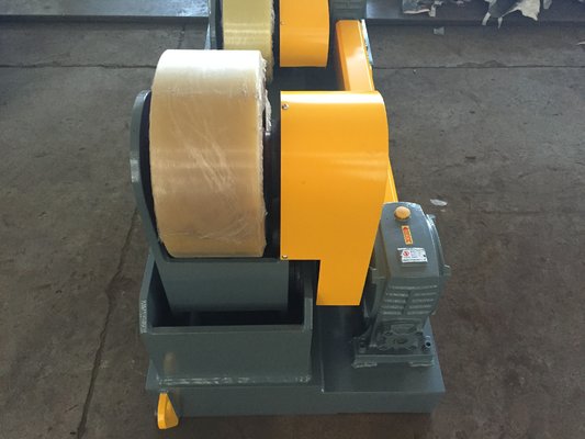10 Draaiende de Broodjesaandrijving van de tonpijp door 1.5KW-Motormacht met 300mm×120mm Rubberwielen