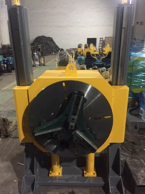 Heavy Duty Hydraulic Positioner Welding Machine With Chuck Foot Panel
