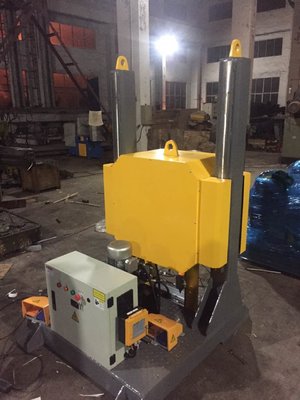 Heavy Duty Hydraulic Positioner Welding Machine With Chuck Foot Panel