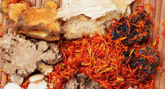 Dried raw herb material slices, dang gui, huang qi, bai zhu, shan yao, ren shen etc.