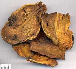 Dried raw herb material slices
