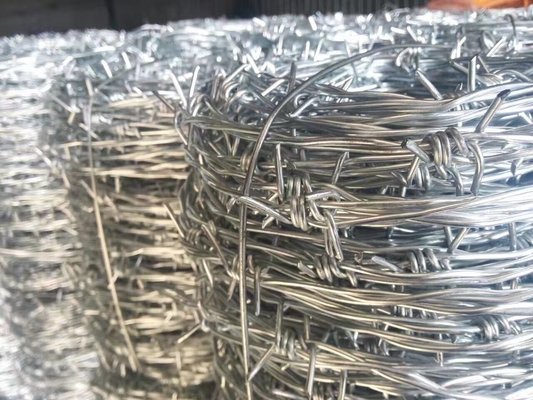 IOWA type barbed wire BWG12XBGW12/BWG14XBGW14/BWG12XBGW14 4" barb spacing 5" barb distance 1.5cm barb length
