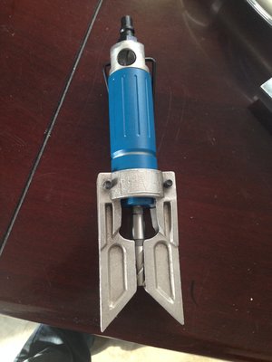Manual PVC Window Frame Portable Penumatic Corner Cleaning Machine