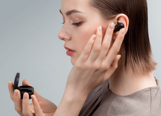 Airdots BT 5.0xiaomi Redmi Earbuds , 35.4g AI Control Long Lasting Earbuds