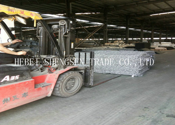 4 * 1 * 1 Gabion Wire Mesh Galvanized Double Twist Hexagonal For Garden