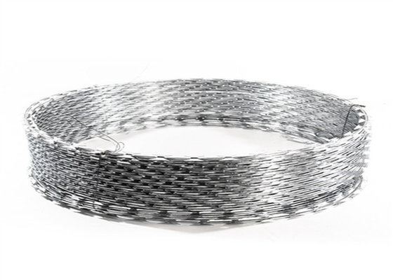 CBT-60 Hot Dipped Galvanized Razor Barbed Wire / Coil With Diameter 30cm