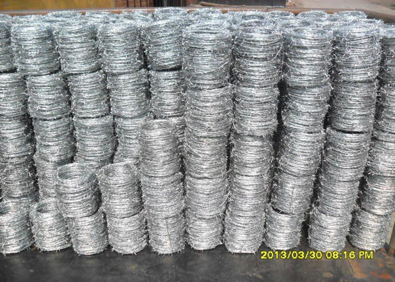 Multi Color Razor Barbed Wire / Razor Blade Wire Fence Corrosion - Resistant