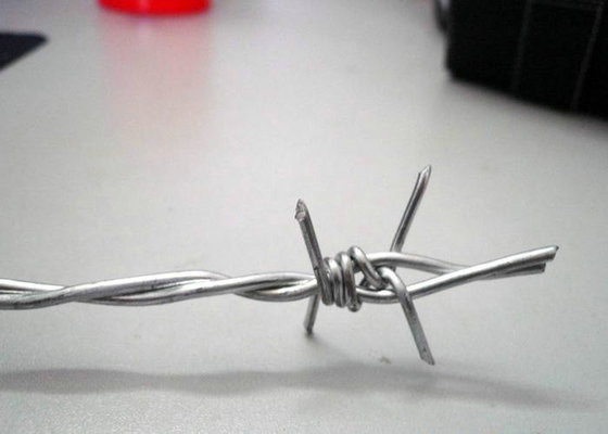 Power Coated High Tensile Barbed Wire Building Barbed Wire Fence For Protection