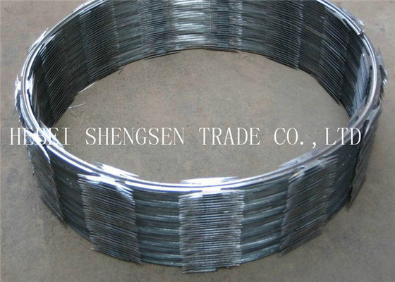 CBT65 Stainless Steel Razor Barbed Wire , 2.5mm Razor Blade Wire For Railway