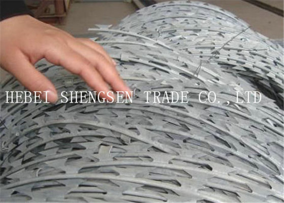 Hot Dipped Galvanized Razor Blade Barbed Wire SS - 02 304 / 304L Concertina