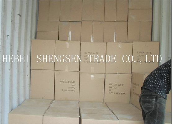 Single Coil BTO 22 Galvanized Barbed Razor Wire Sharp Flat / Concertina Type