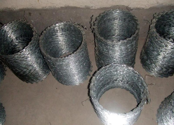 Hot Dipped Galvanized Razor Barbed Wire Crossed Fence BTO-22 CBT-65